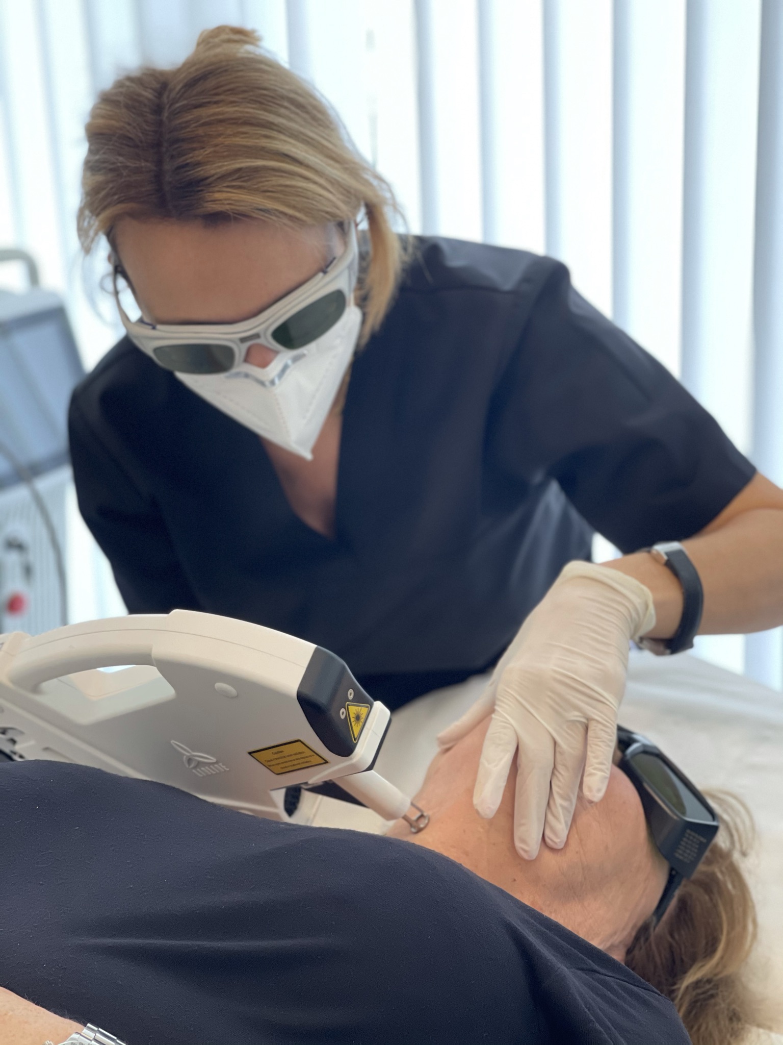 Peeling laser - Dr. Delphine Renard